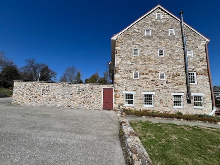 Valley Forge Historic Barn Apartment - Bucks County, PA