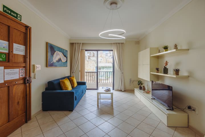 Spacious 2br Sliema Apartment - Málta