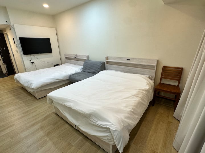 1728台北車站-可中午12點入住 - 八里區