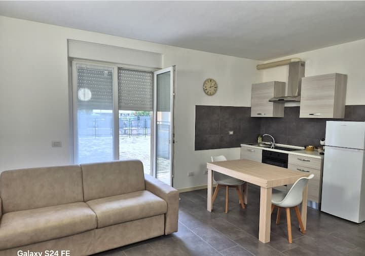 Ampio Trilocale Vicino A Novara, Malpensa E Milano - Momo