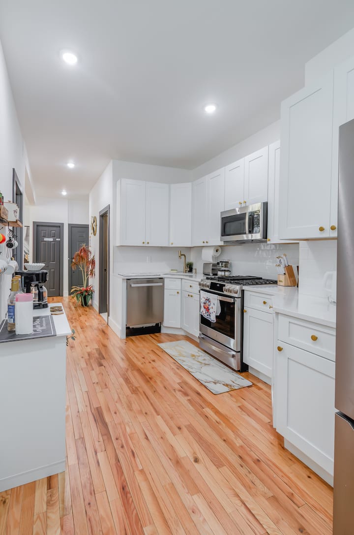 Artist's Residence: 5 Bedrooms, 1 Parking Near Nyc - New York City