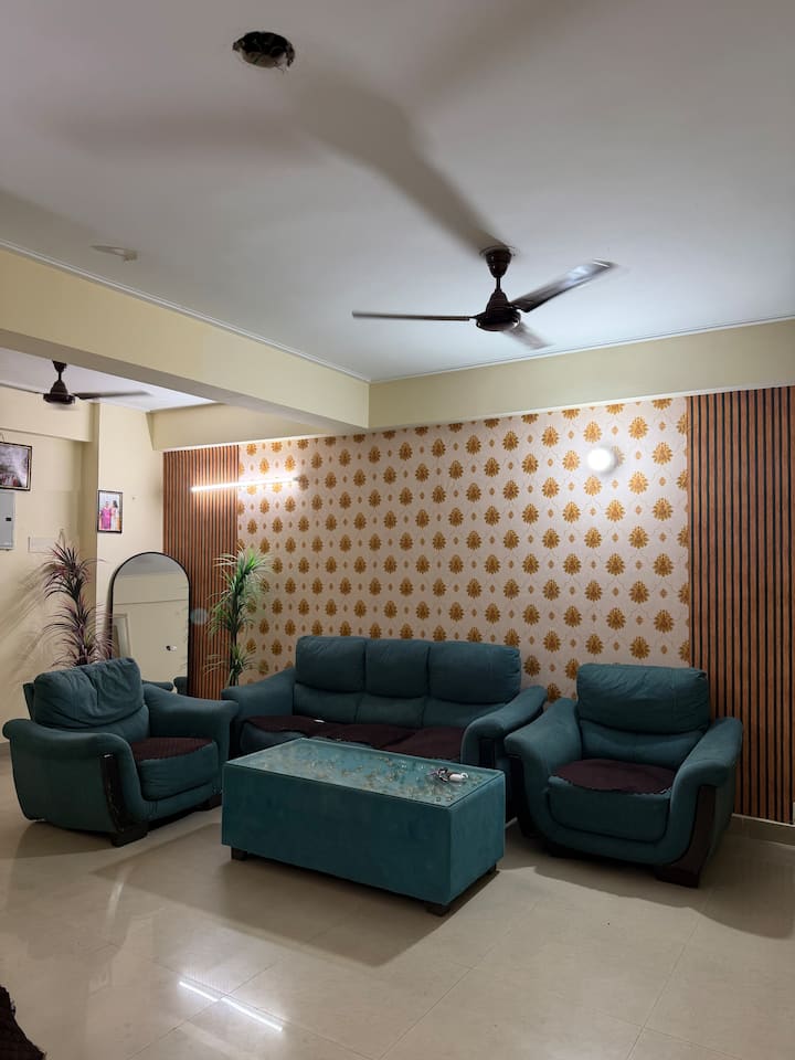 Spacious 3bhk Raj Nagar Ext Main Rd Parking Stay - Ghaziabad