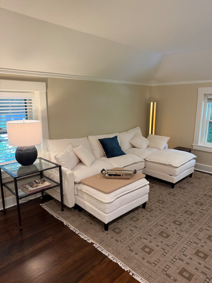 Historic 1br Apt W/ Parking * Near Wc26 & Downtown - Kansas City, MO
