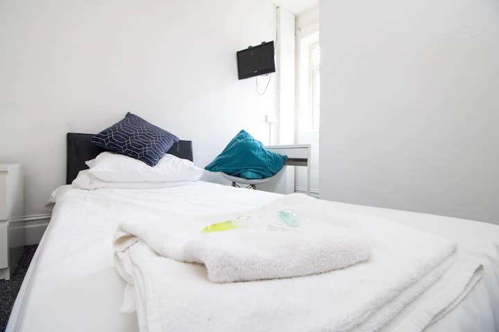 Cosy Double En-suite Room In The City Room 13a - イギリス サウサンプトン