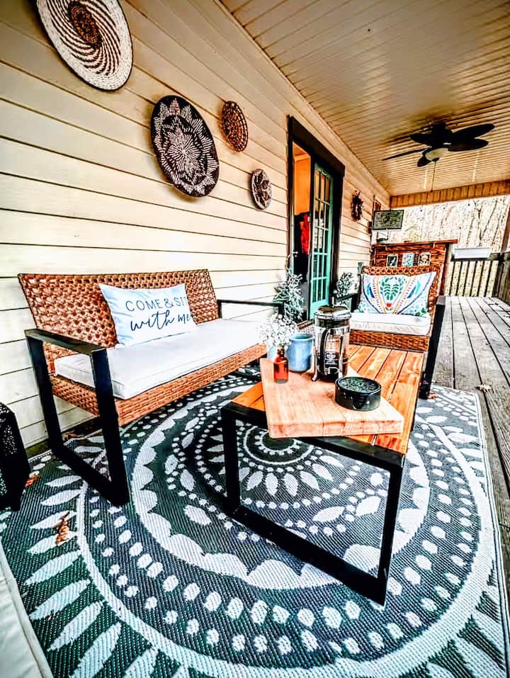 3 Bedroom, 2 Bath Home, North Georgia Mts. - Dahlonega, GA