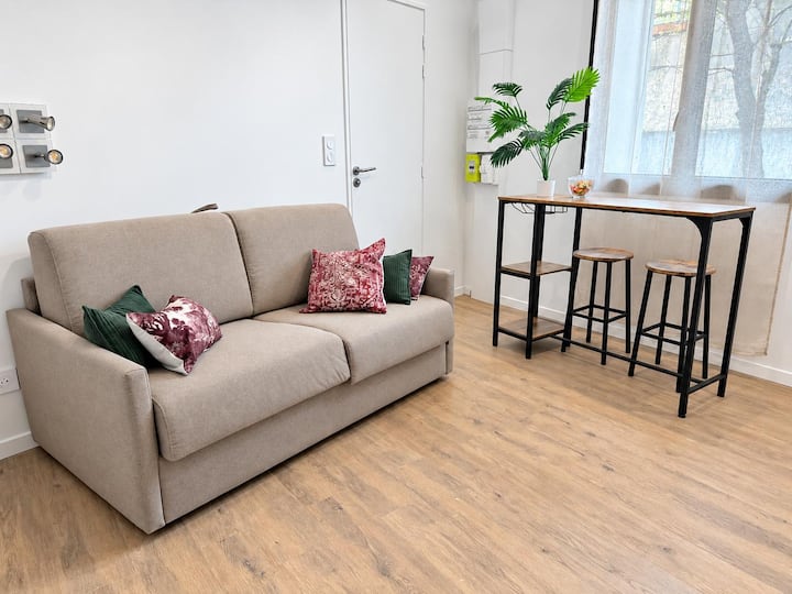 Studio Cozy-hôpitaux-eurexpo-parking Privé -Clim - Chassieu