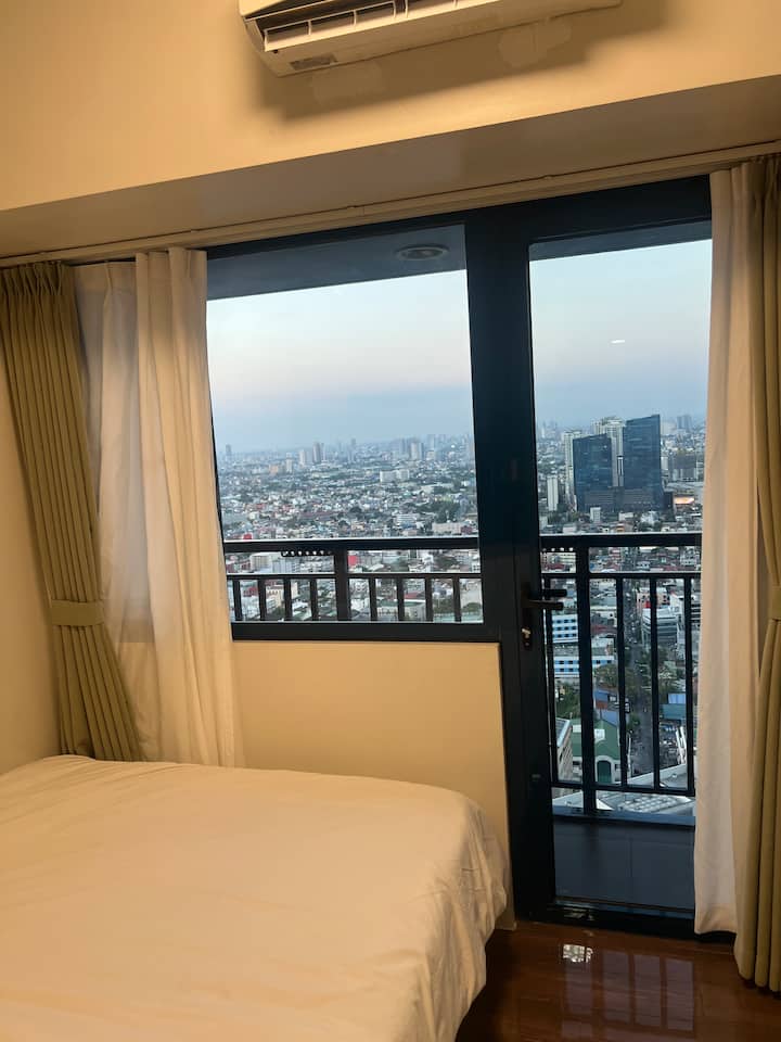 Air Residences, 1 Bedroom, City View, Fast Wi-fi - Philippines