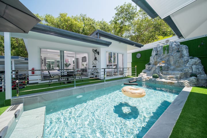 5-bedroom Private Pool Villa | Newly Renovated | - Karon Beach