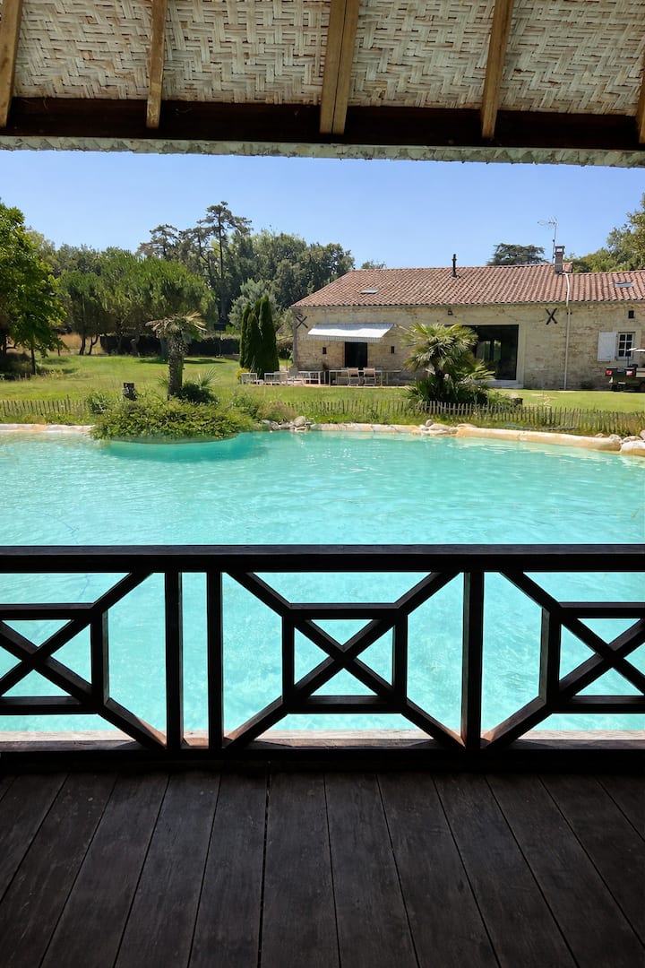 Domaine D’exception Avec Lac Privé Et Piscine - France