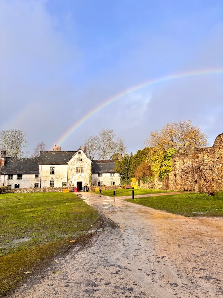 Simple Heritage Accommodation - Usk