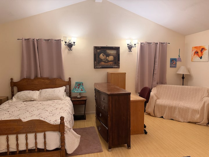 Buttercup Cottage With Private Entrance - Grass Valley, CA