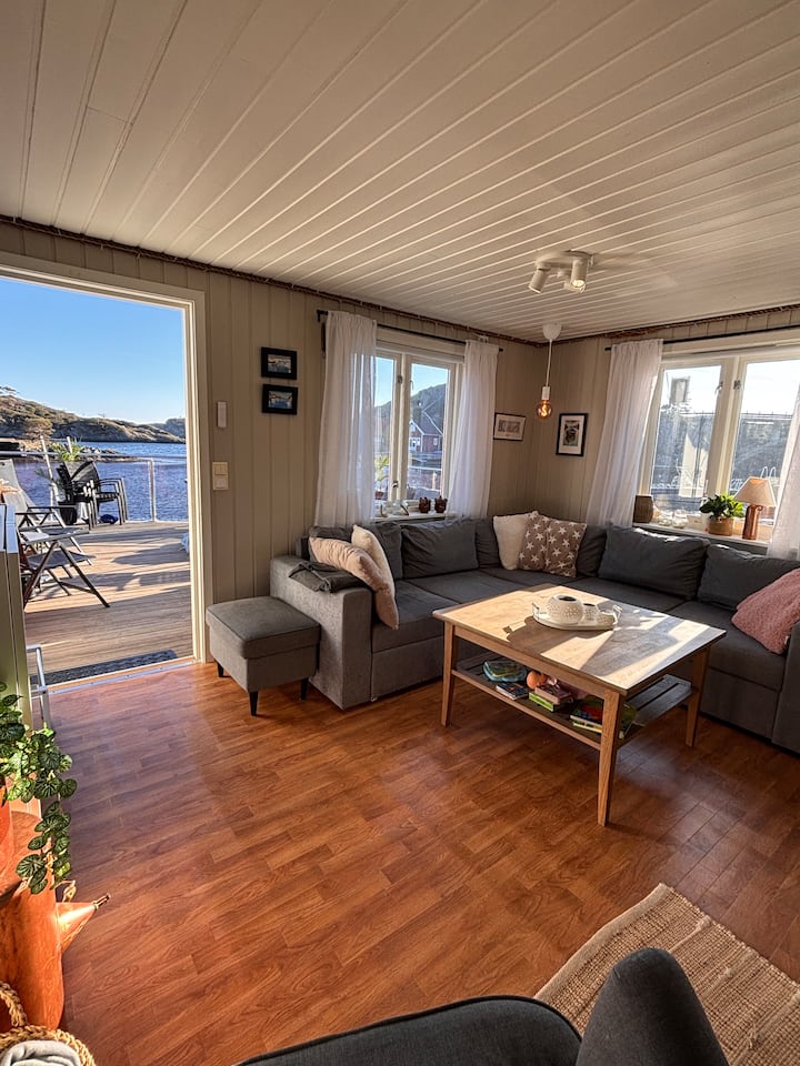 Kjellsbu - Flekkerøy - Skibbu/sjøhus/hytte - Norway