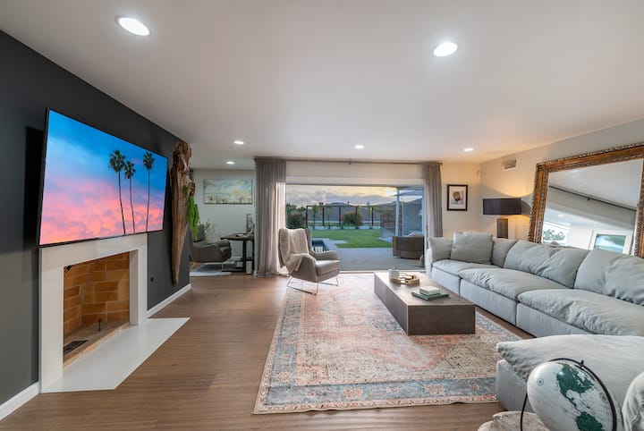 Villa Lumière
Feel At Home, While You’re Away. - Ladera Heights, CA