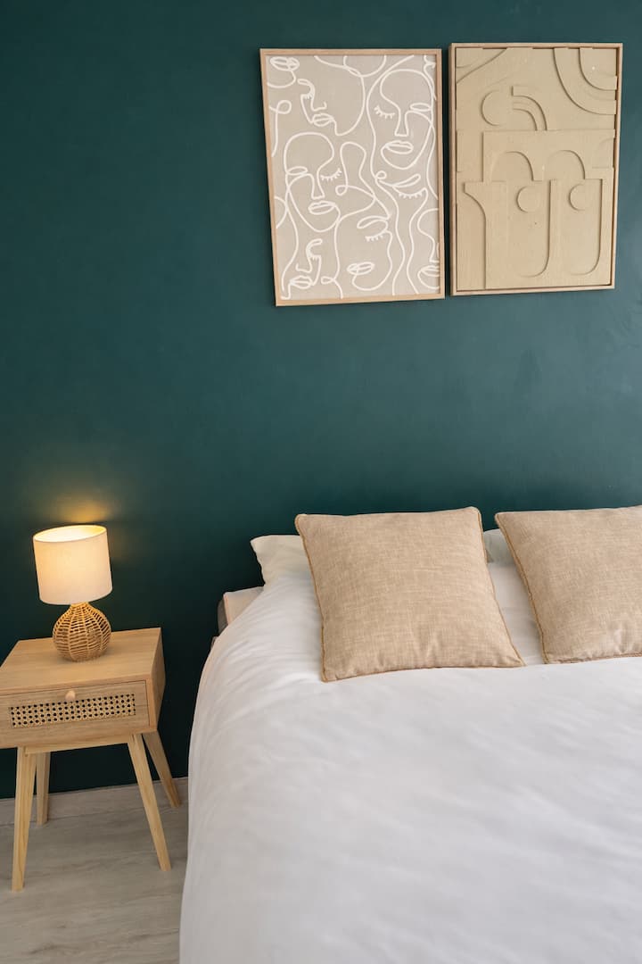 T2 Balcon + Garage Villeurbanne · Tram T6 - Villeurbanne