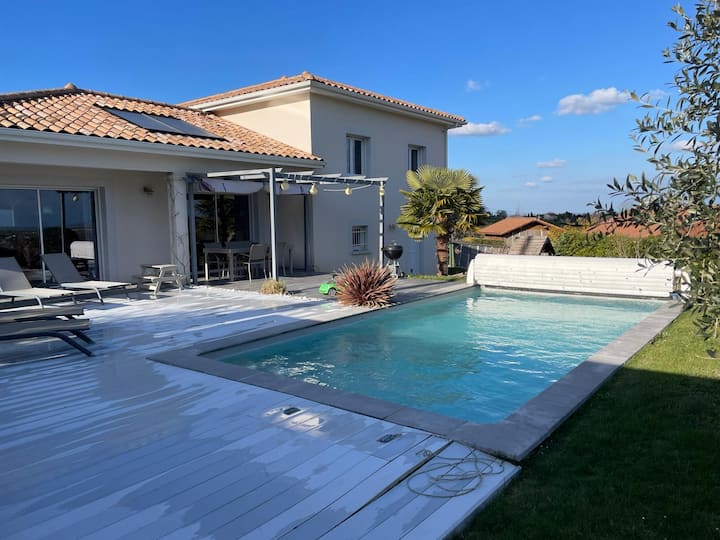 Villa Avec Piscine à Quelques Minutes Du Safari - Safari de Peaugres