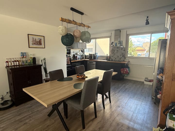Appartement Spacieux 3 Chambres Lits Doubles - Vénissieux