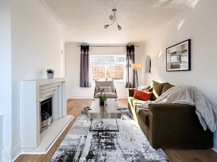 Beautiful Spacious Home In Greater Manchester - Salford