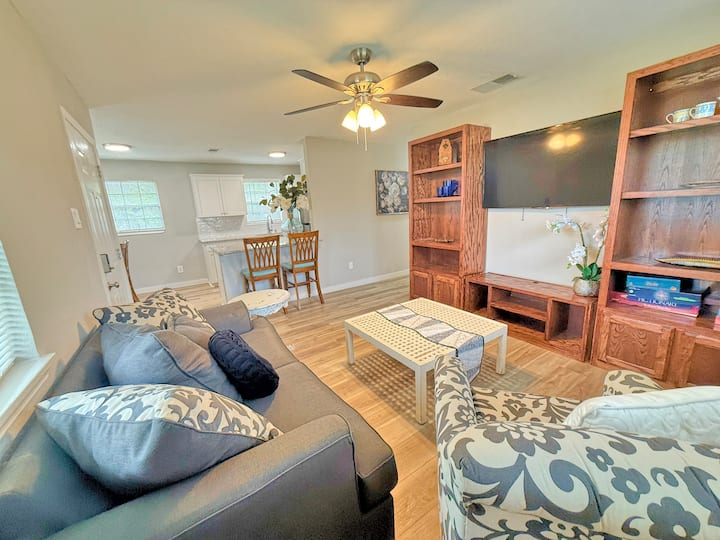 Warm & Welcoming Home In The Colony - The Colony, TX