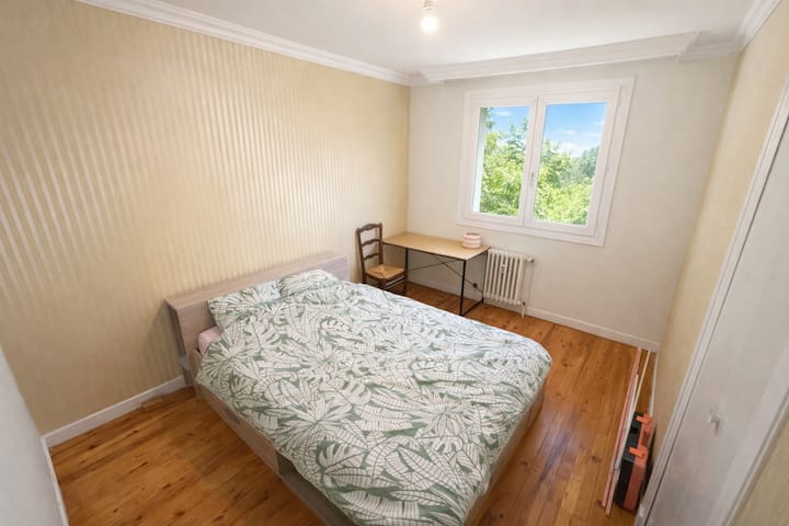 Grand Appartement Rue Calme Centre-ville à Pieds - Chambéry