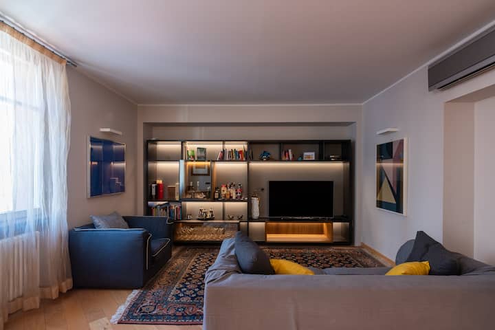 Duplex 239mq Centro • 3min Duomo • Box Auto •10pax - Lac de Côme
