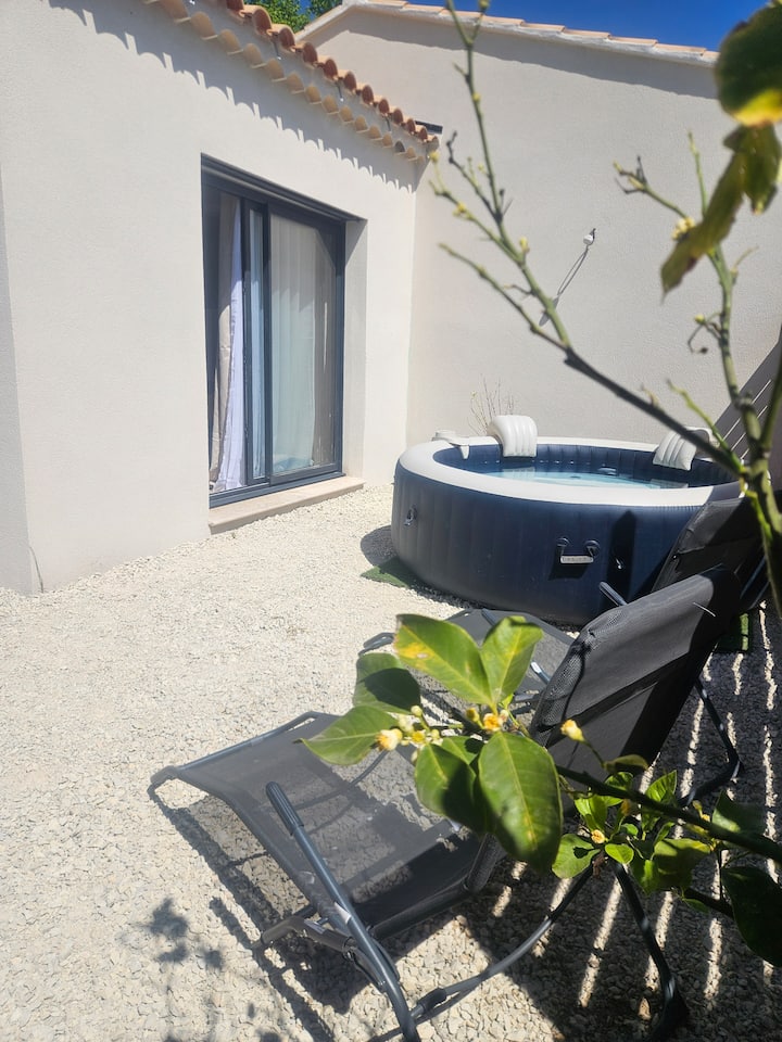 Studio Cocooning Moderne Avec Jardin Et Jacuzzi - Monteux