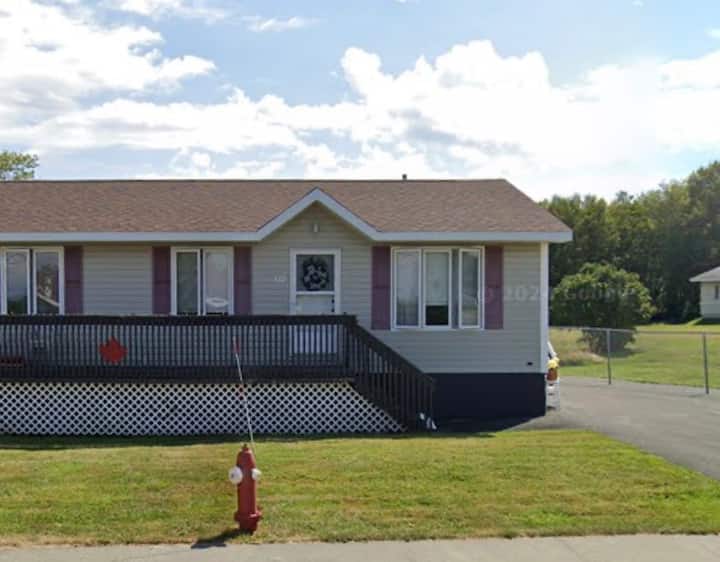 Comfortable 2 Bedroom Home - 5 Min Walk To Beach - Cape Breton Island
