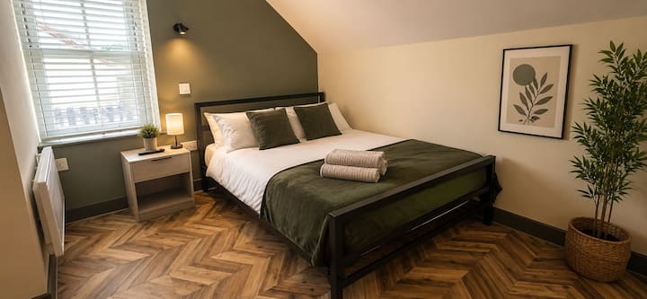 H01 Ensuite Room, Workers, Contractors, Relocators - Maidstone