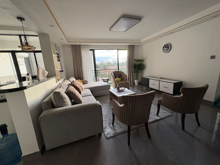 Stunning 3br Kileleshwa, 2 Kings + Rooftop Pitch - Kenya