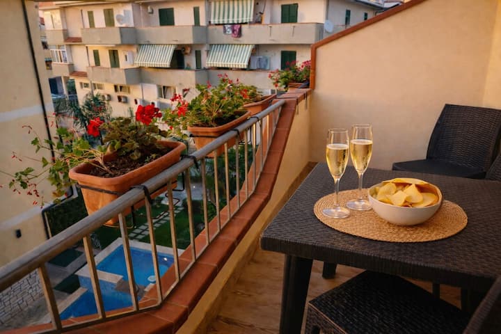 Confortevole Trilocale Con Vista Piscina - Tropea