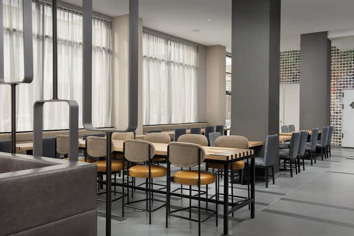 2 Queen Suite | Marriott Queens | Free Breakfast - Queens, NY