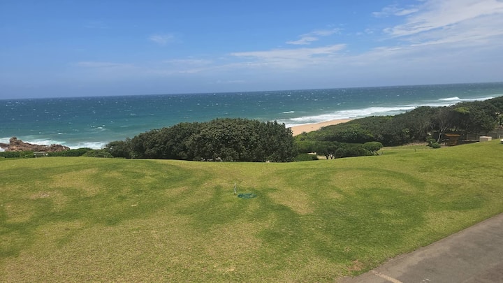 Beachfront Apartment With Beautiful Seaviews - Hibberdene