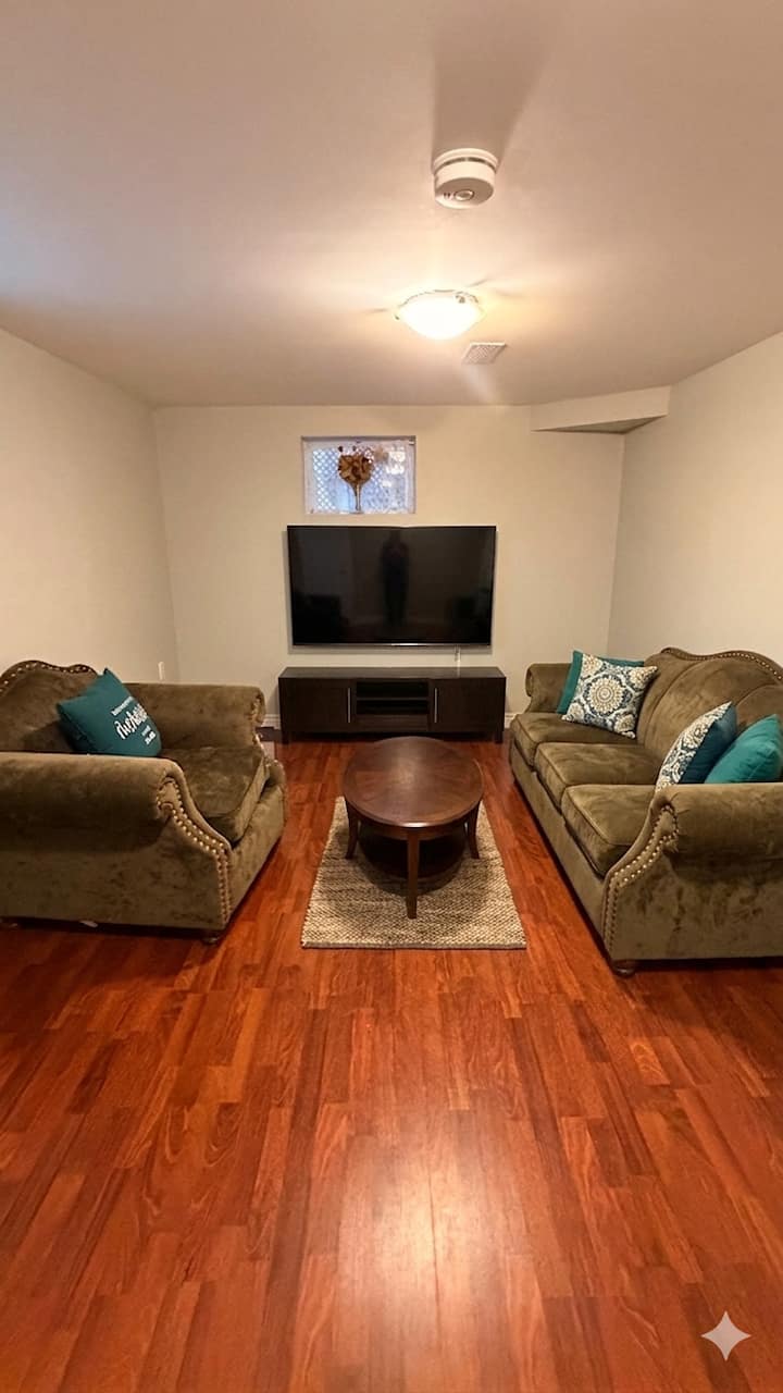 Beautiful Basement Apartment - Georgetown, ON, Canada