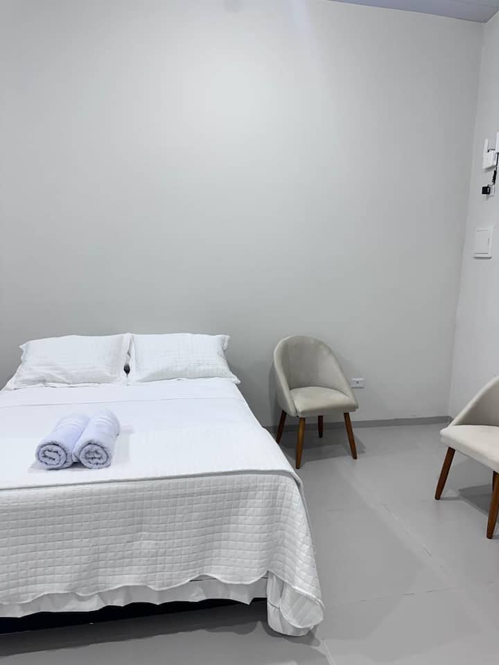 Flats Bia, Próximo Do Centro. - Bonito