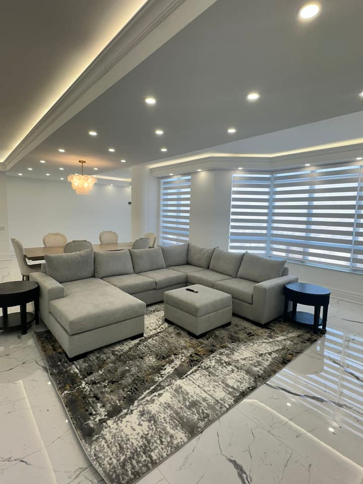Luxury 3br Penthouse Near Square One - Brampton