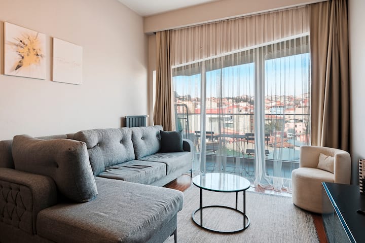 Stylish 1 Br Apt In Beyoğlu, Pool, Spa, Garage - İstanbul