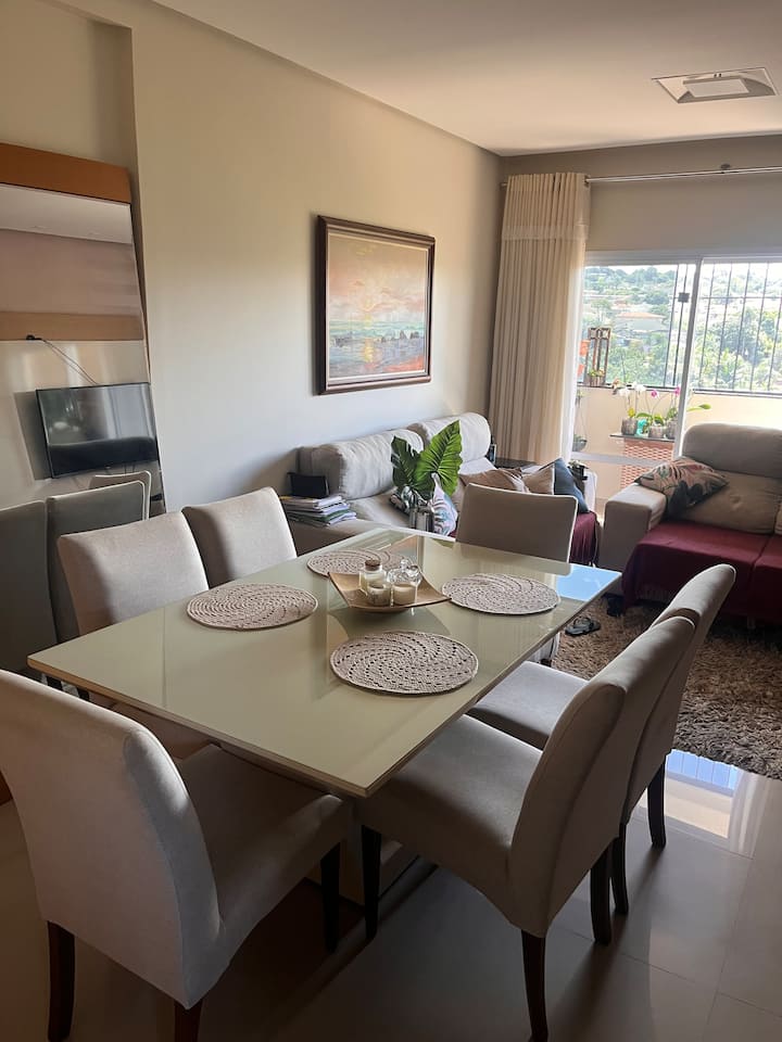 Apto Aconchegante 
2q C/ Suíte  
2 Garagens - Anápolis