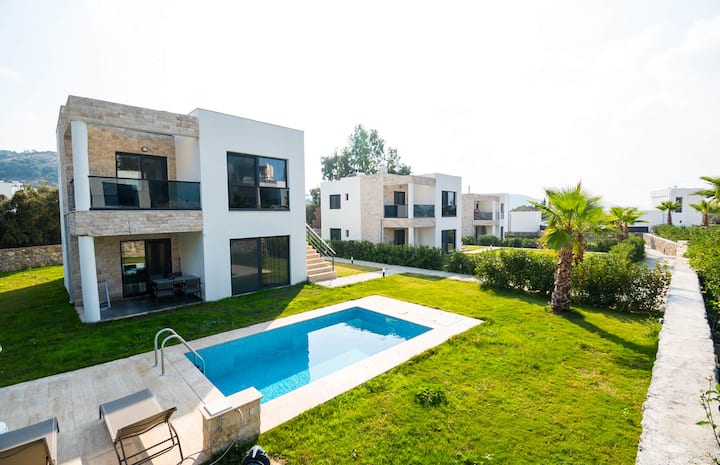 Inkaya Suites 2+1 Havuz Kullanımlı, Bahçe Katı - Yalıkavak