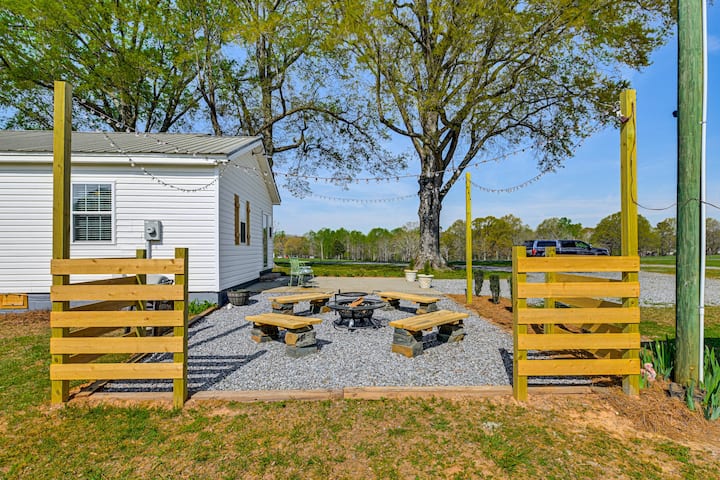 Modern Farmhouse Retreat In The Crouse Countryside - Woodmill Winery, Vale