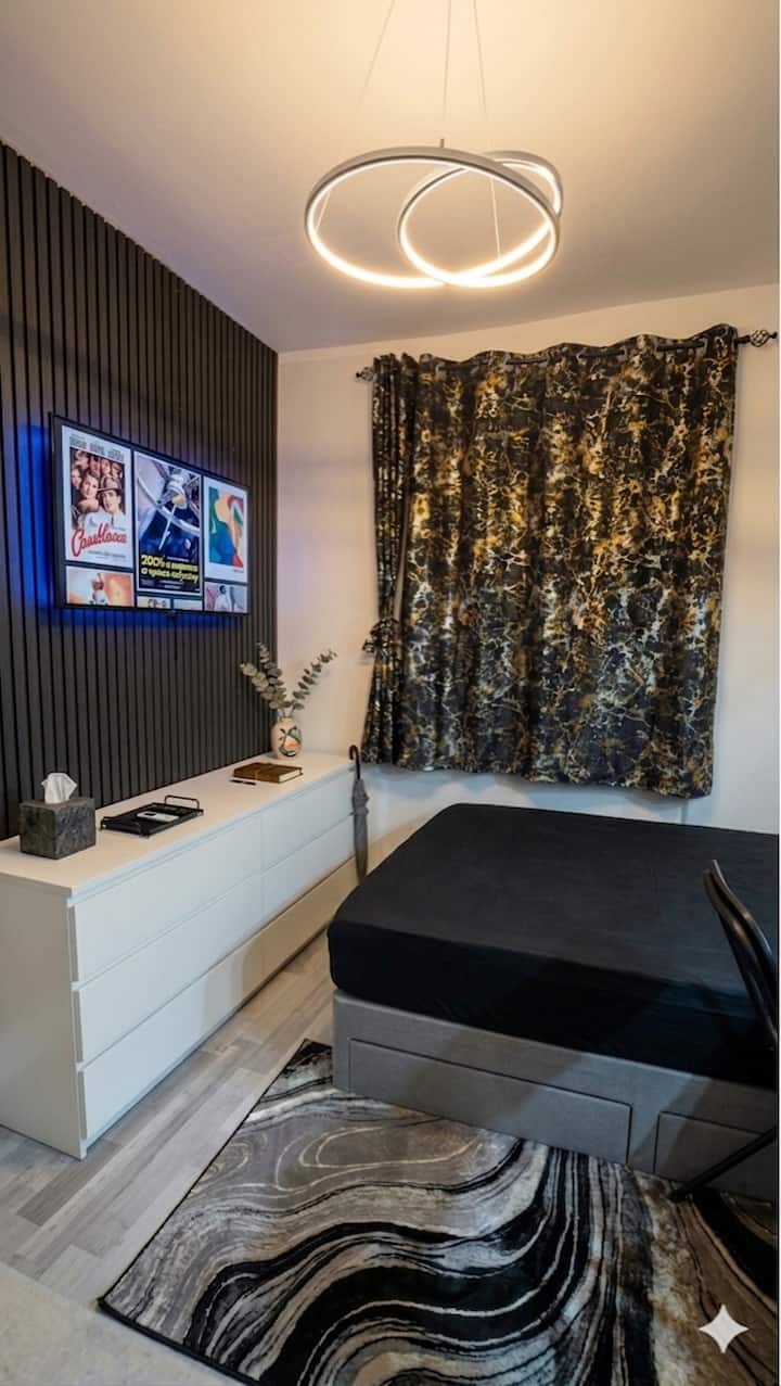 Camden High Street Modern Studio - London