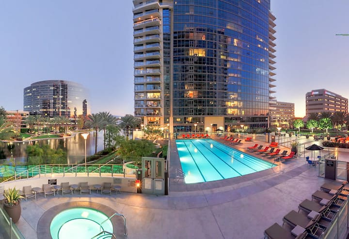 Luxury High-rise Apartment Lake View - Santa Ana, CA