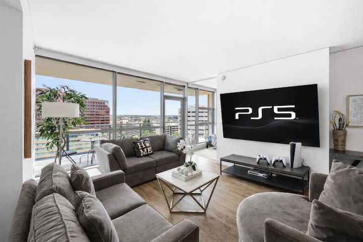 Luxury High-rise Apartment Lake View - Tustin, CA