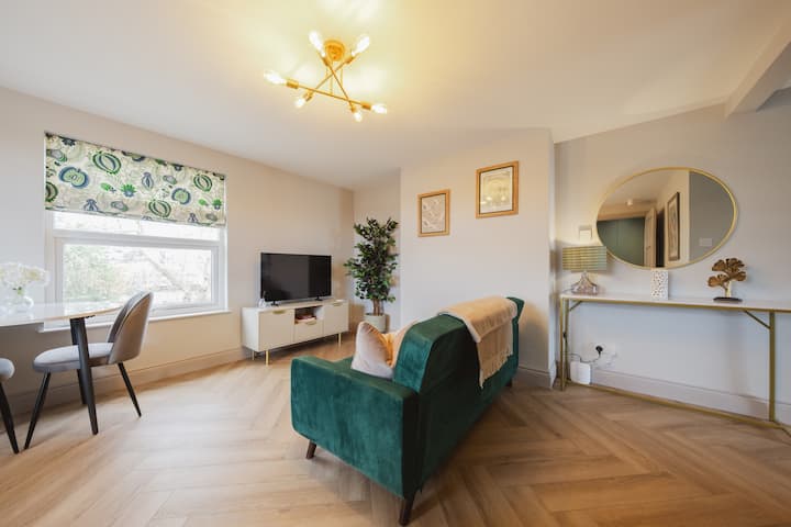 The Riverview Apartment | City Retreat - Bristol