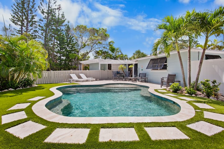 Canalfront Retreat With Saltwater Pool And - Bean Point Beach, Anna Maria
