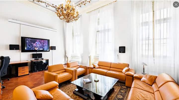 Palácový Apartmán U Karlova Mostu S Whirpoolem - 