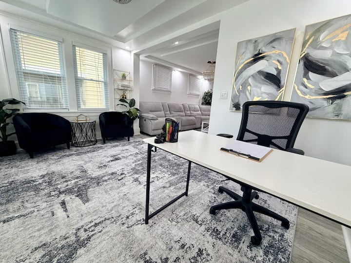 Cozy Modern 3br Retreat | Near Bayfront - Erie, PA