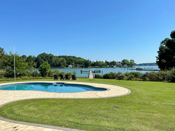 Radars Landing At Snug Harbor - Easton, MD