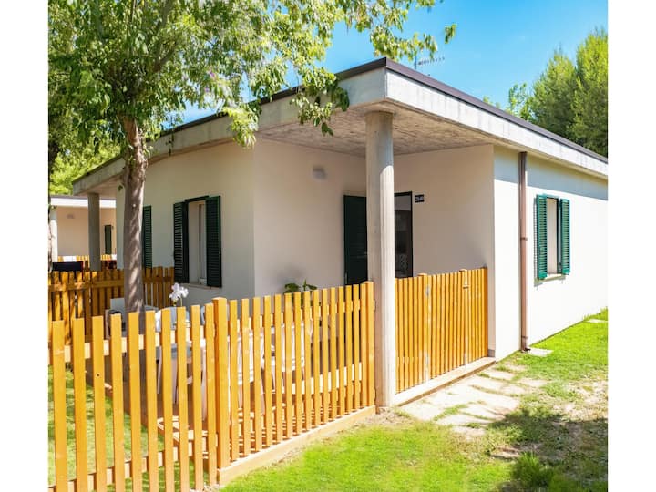 Bungalow Im Ferienpark In Cologna Spiaggia - Giulianova