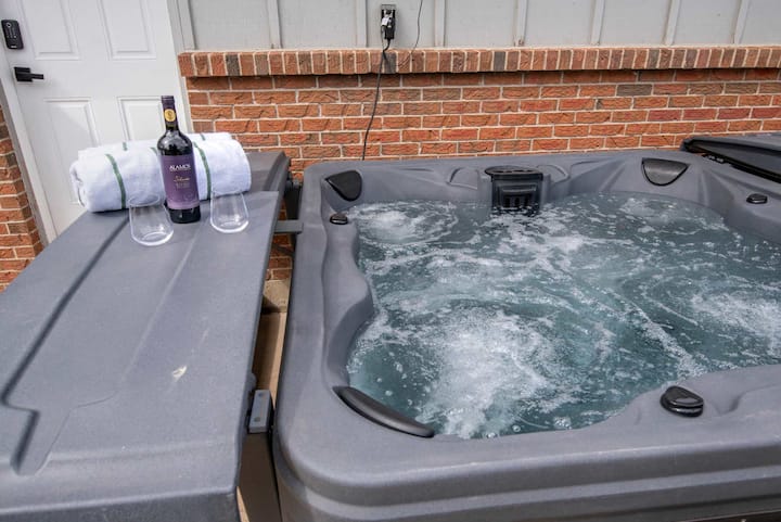 Hot Tub, Sauna & Game Room | Mountain-view Home - Westminster, CO
