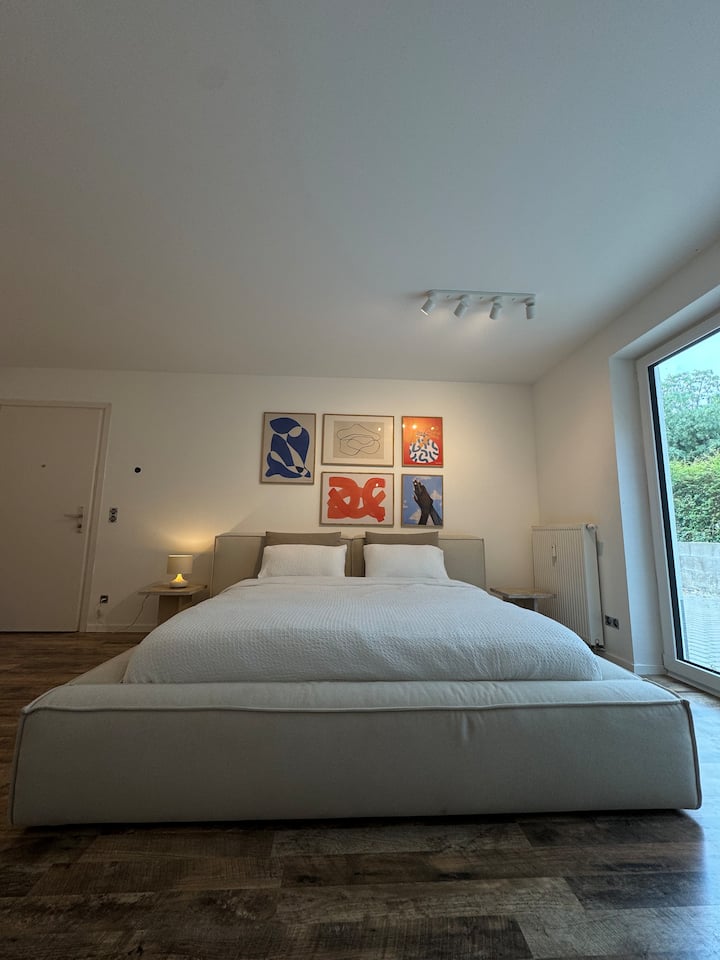Modernes Großes Apartment | Nur 20min Zur Messe - Bergisch Gladbach