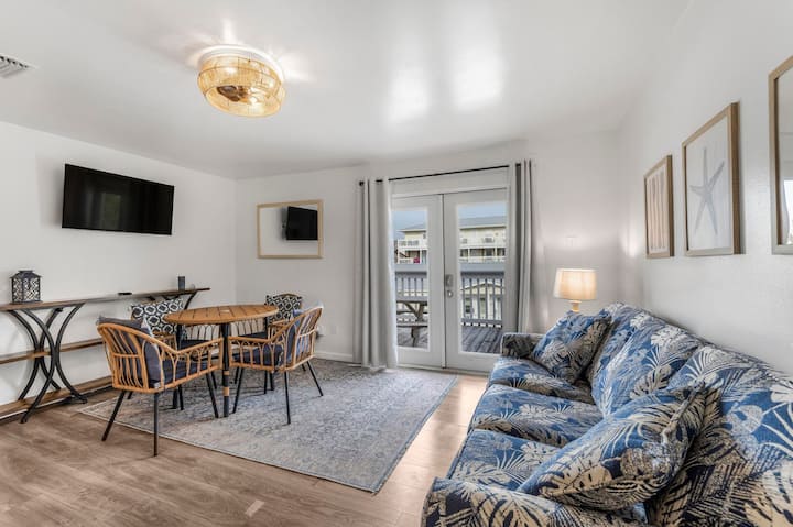 Cozy 1br | Walk To Beach | Pool | Moonraker 15 - Gulf Shores, AL